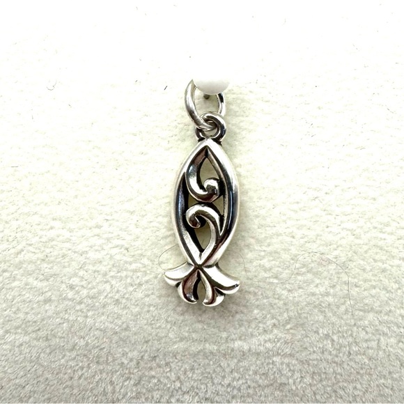 James Avery | Jewelry | James Avery Retired Swirl Ithacus Pendant ...
